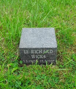 07 – Flt Lt Richard William Wicks – Tragedy at Saxelbye - HistoryFare